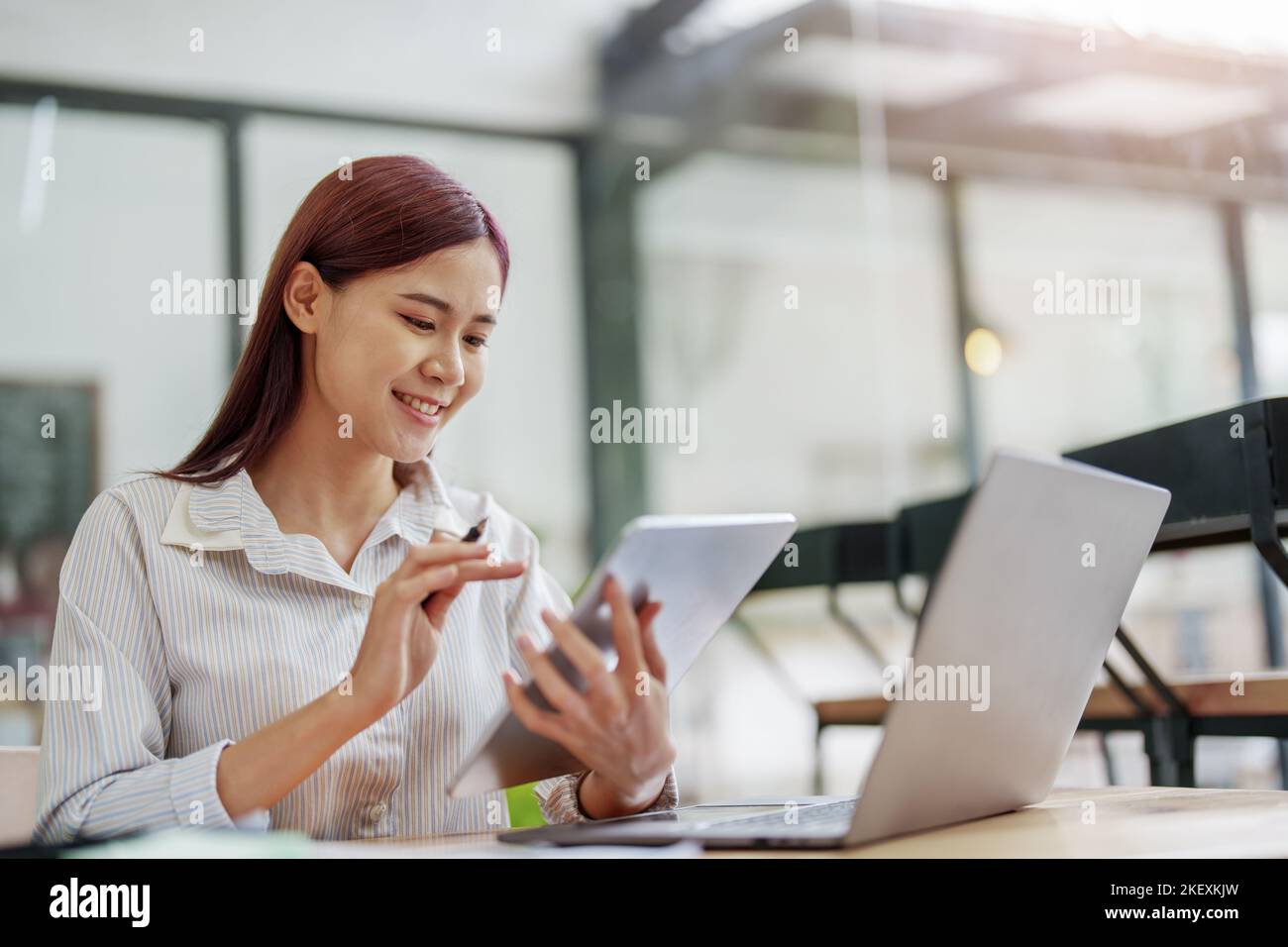 Afro asian female hi-res stock photography and images - Alamy