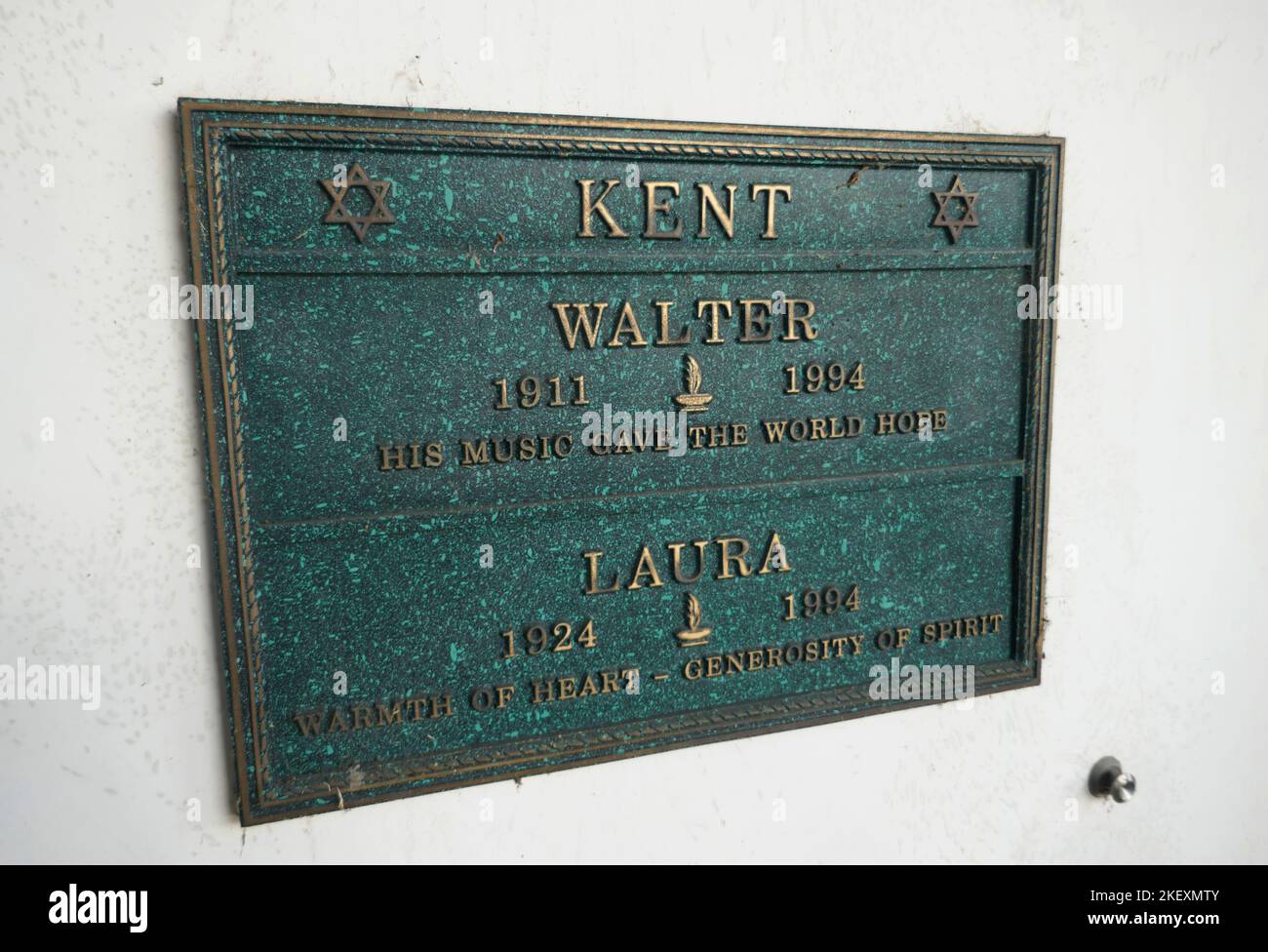 Los Angeles, California, USA 10th November 2022 Composer Walter Kent's Grave in Gardens of ...