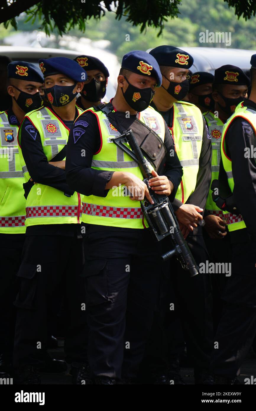 Indonesian army on duty Stock Photo - Alamy
