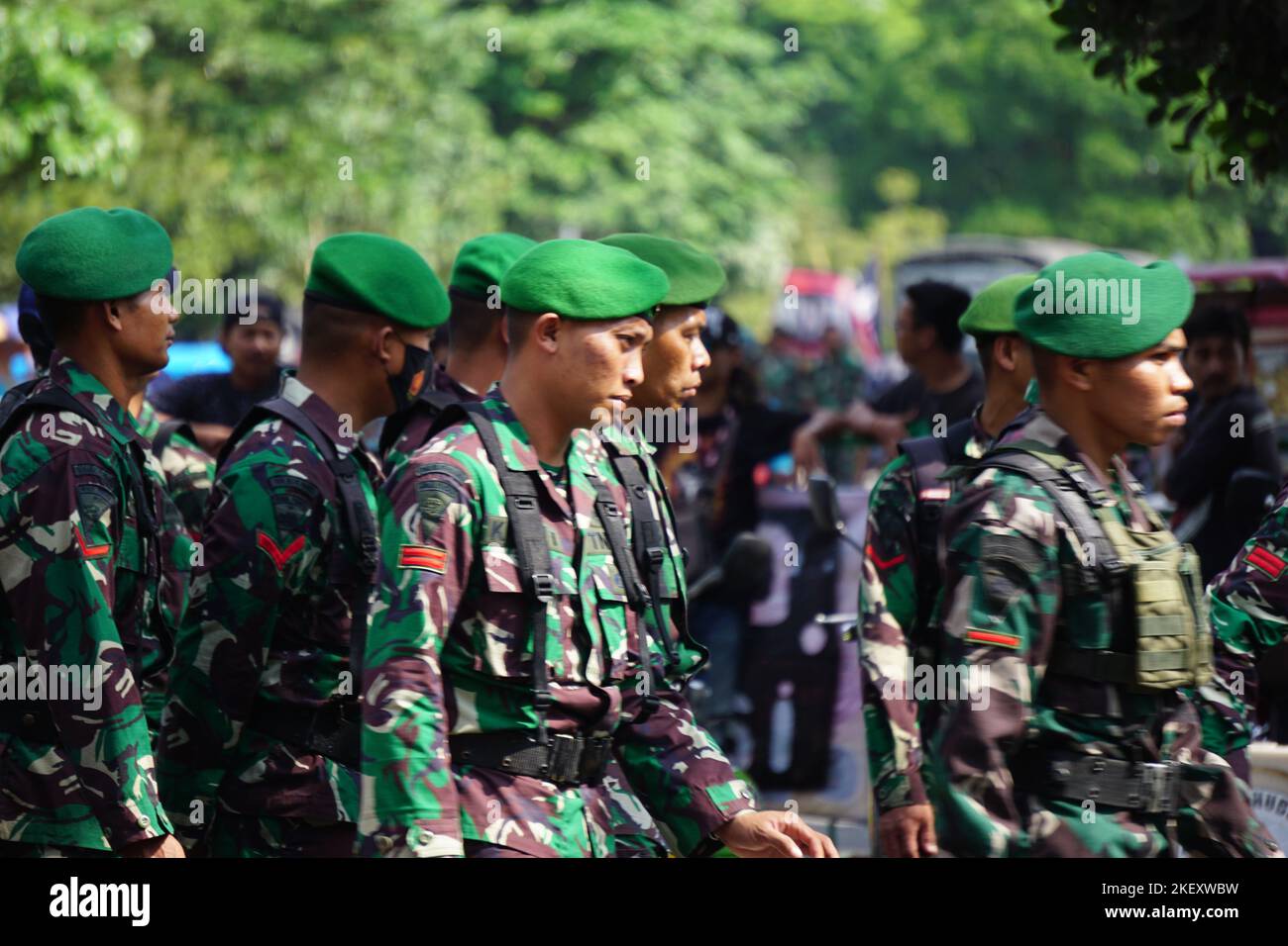 Indonesian army on duty Stock Photo - Alamy