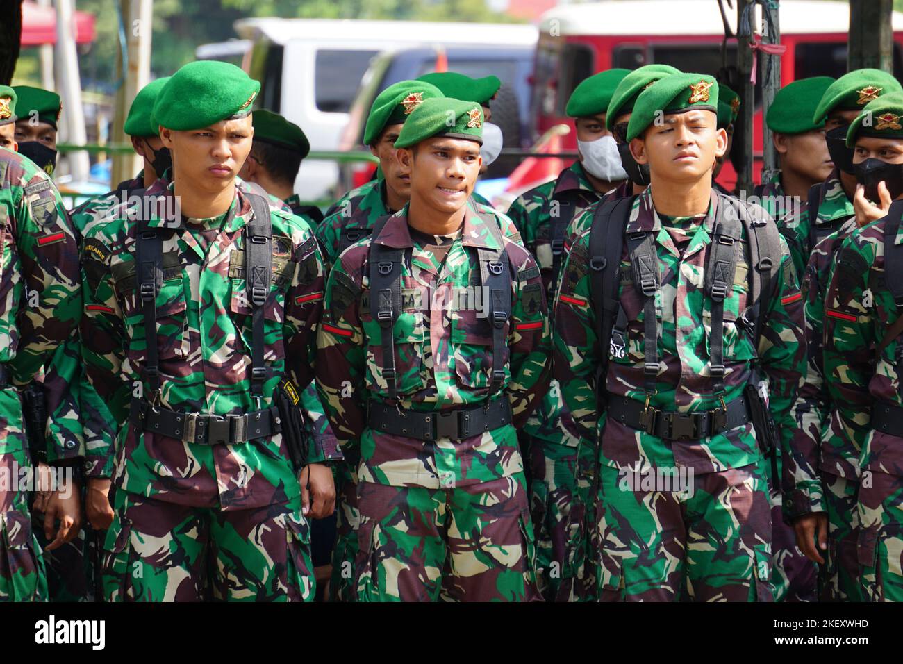 Indonesian army on duty Stock Photo - Alamy