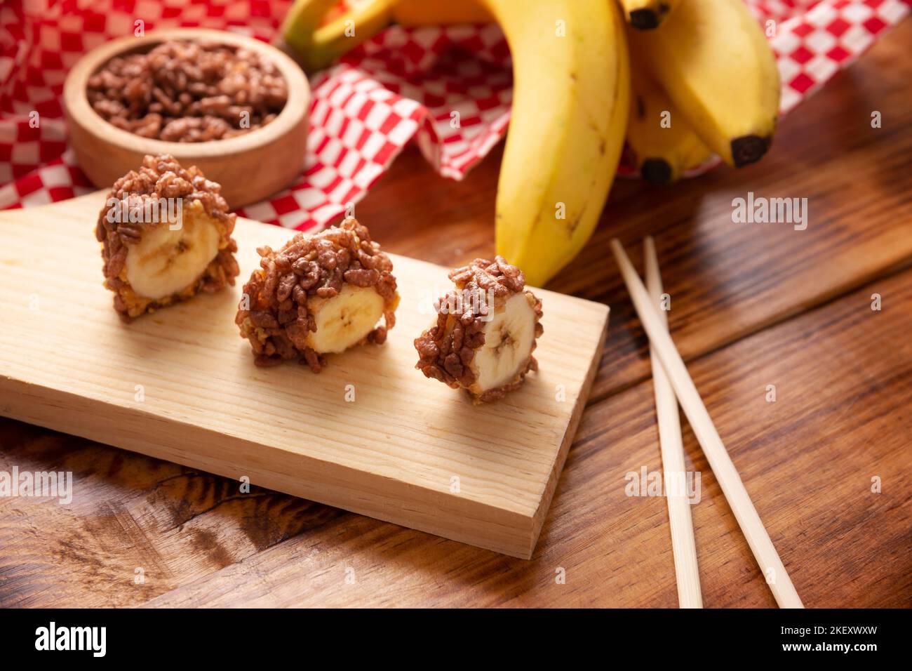 Banana sushi sweet rolls with caramel, peanut butter and chocolate ...