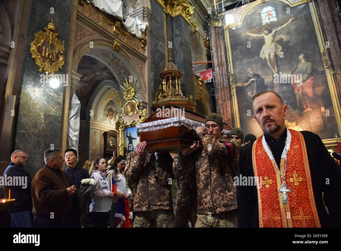 Lviv, Ukraine - 14 Nov 2022, Soldiers carry the coffin with the body of ...