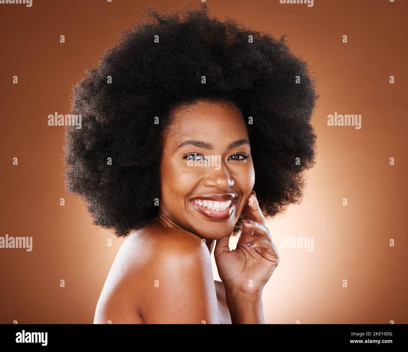 Afro model hi-res stock photography and images - Alamy