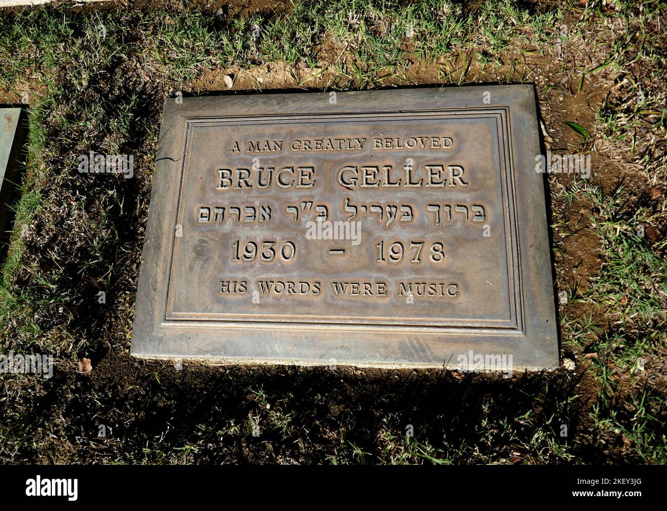 Los Angeles, California, USA 10th November 2022 Director/Producer/Writer Bruce Geller's Grave in ...