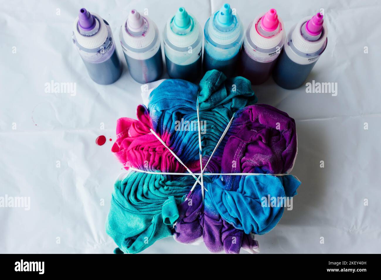 Tshirt Being tie dyed tie dying craft pattern Stock Photo - Alamy