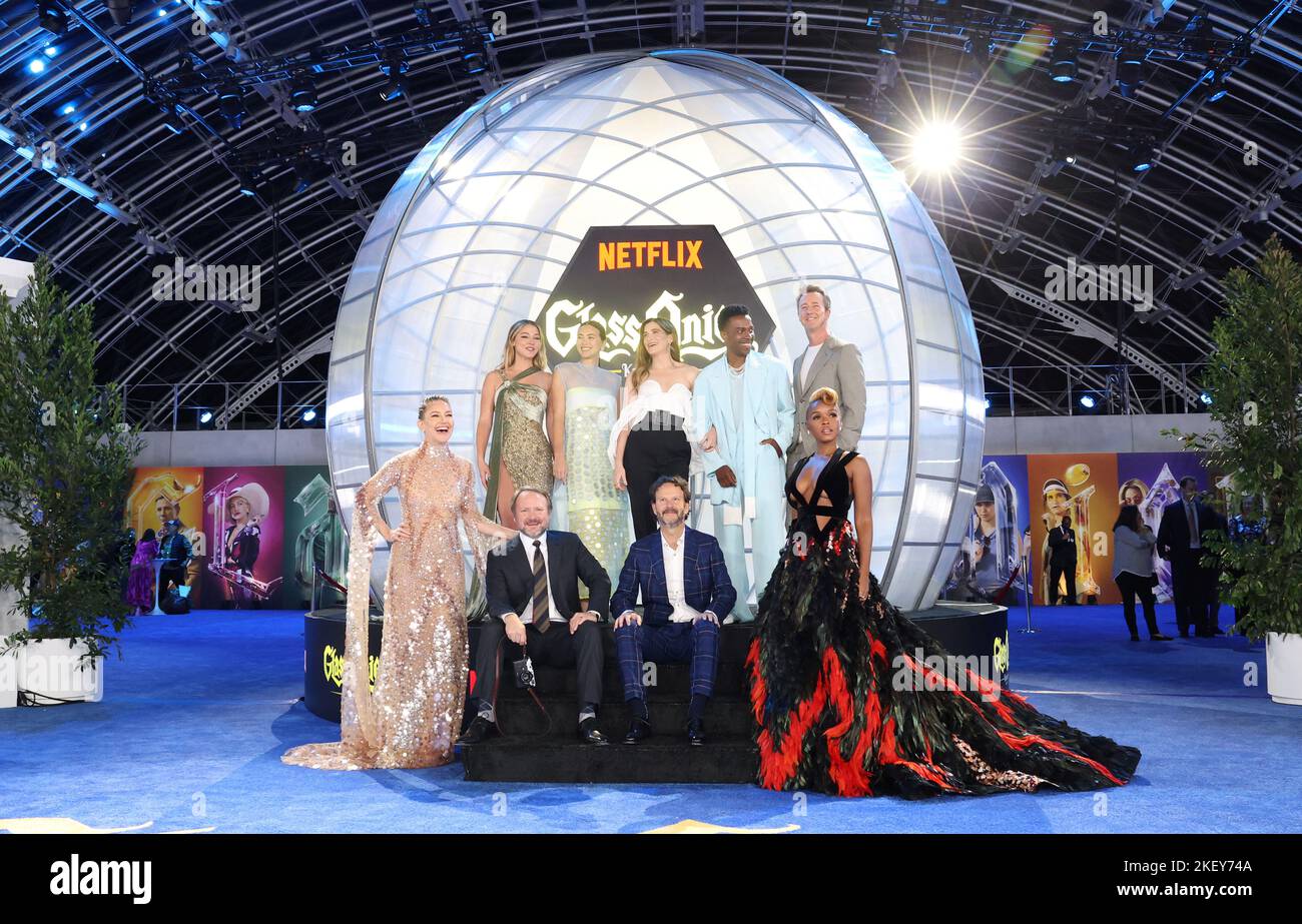 Madelyn cline and jessica henwick hi-res stock photography and images ...