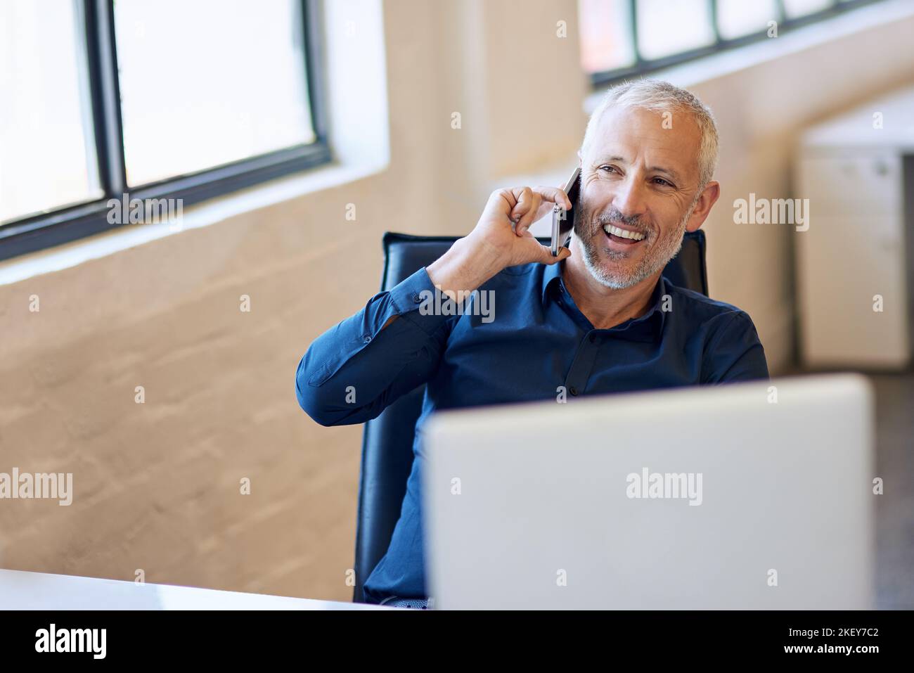 Answering client hi-res stock photography and images - Alamy
