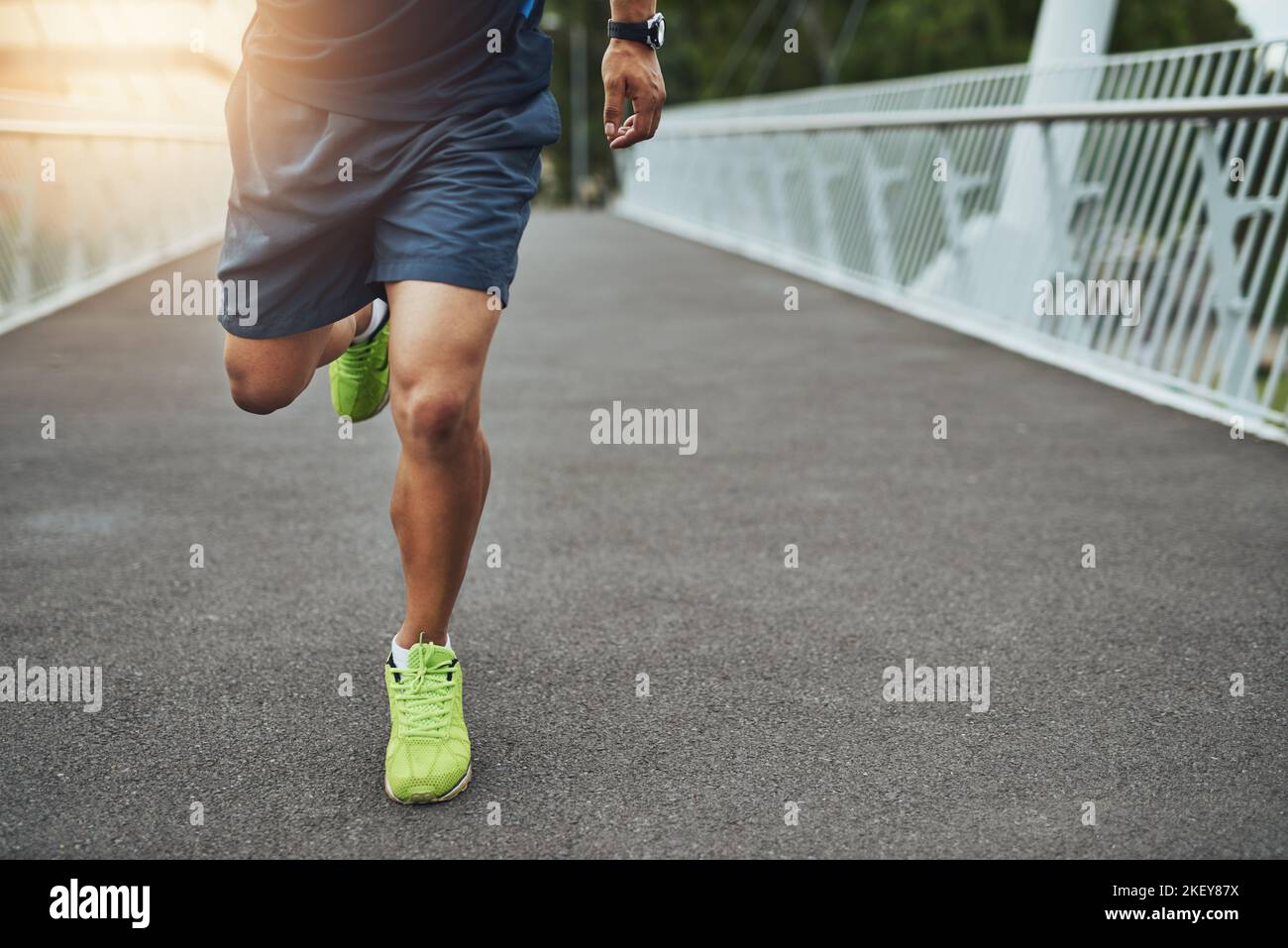Running across road hi-res stock photography and images - Alamy