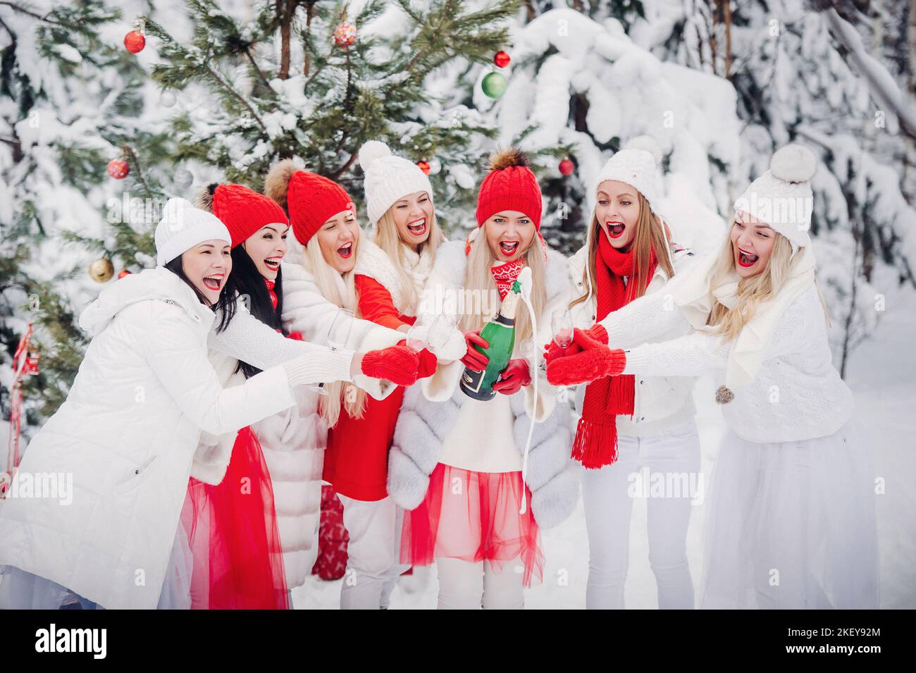 Large group girls glasses hi-res stock photography and images - Alamy