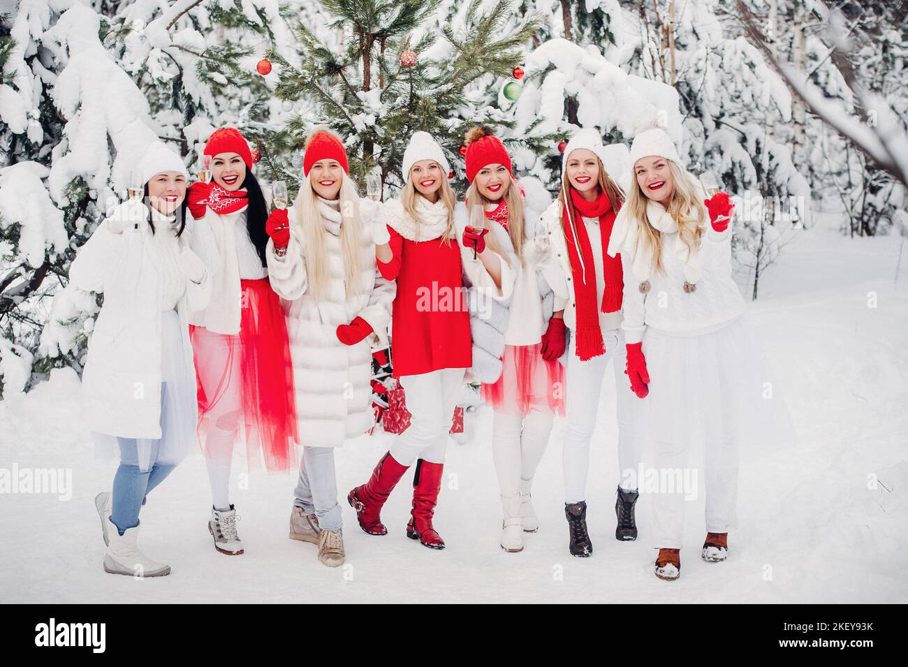 Large group girls glasses hi-res stock photography and images - Alamy