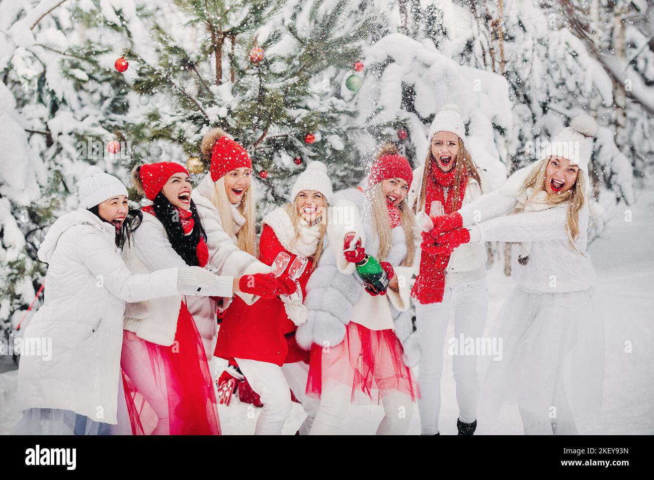 Large group girls glasses hi-res stock photography and images - Alamy