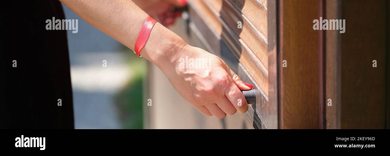 Roller shutter shop protection hi-res stock photography and images - Alamy