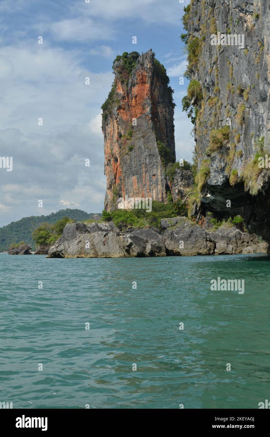 ko phi phi thailand rocks blue water boat trip Stock Photo - Alamy