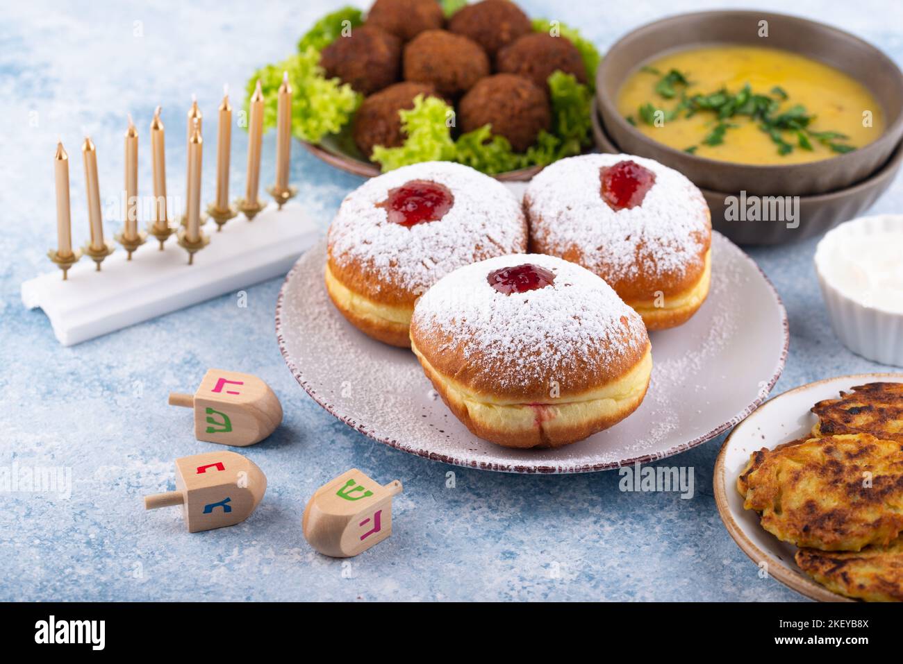 Jewish holiday hannukah table hi-res stock photography and images - Alamy