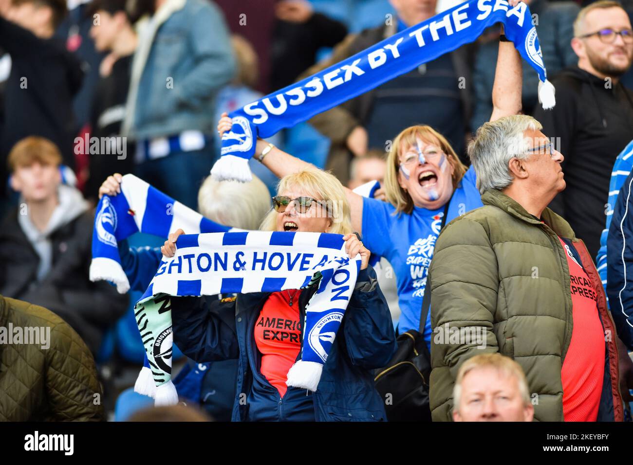 Female premier league hi-res stock photography and images - Alamy