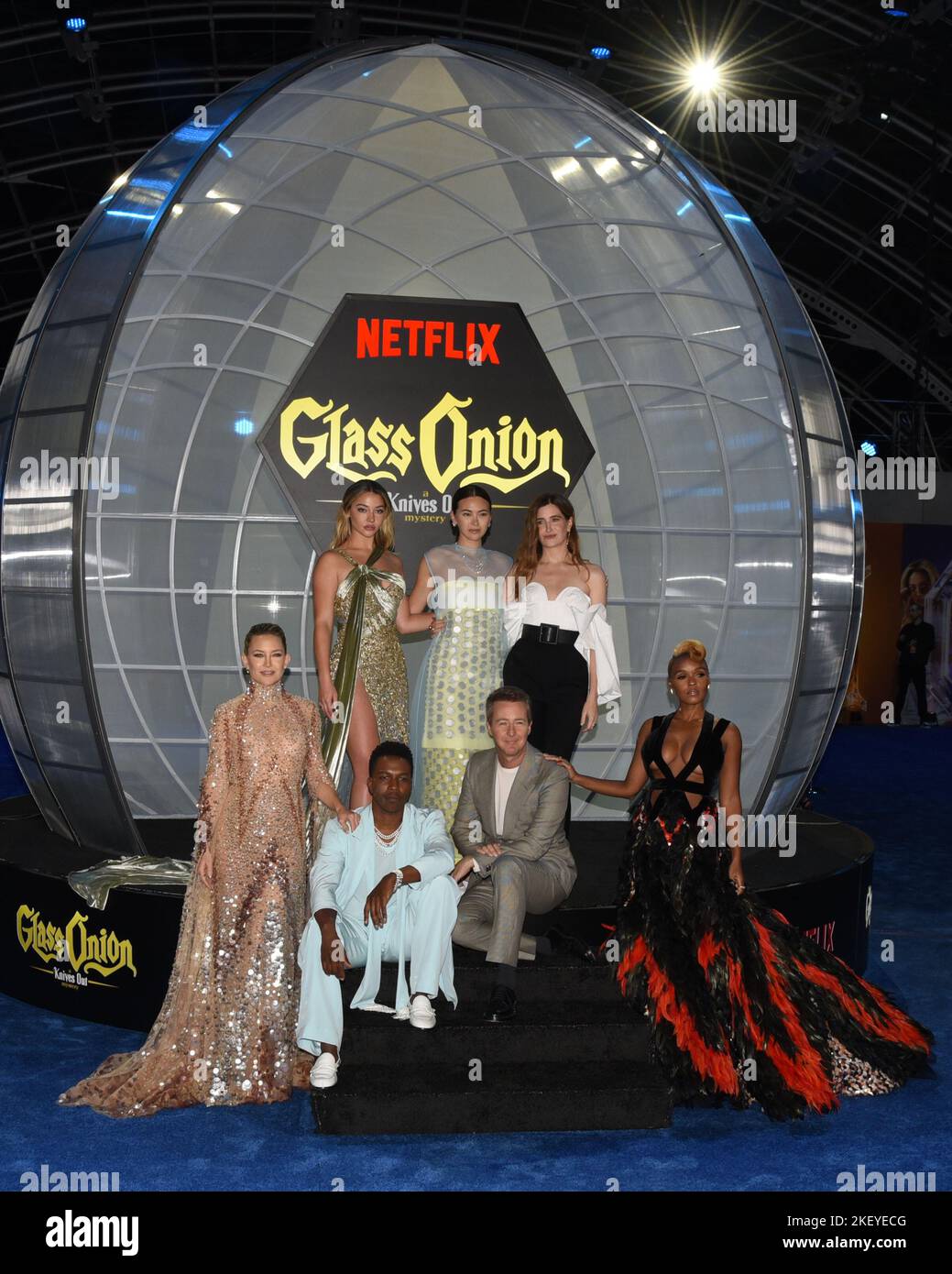 14 November 2022 - Los Angeles, California - (L-R) Kate Hudson, Madelyn ...