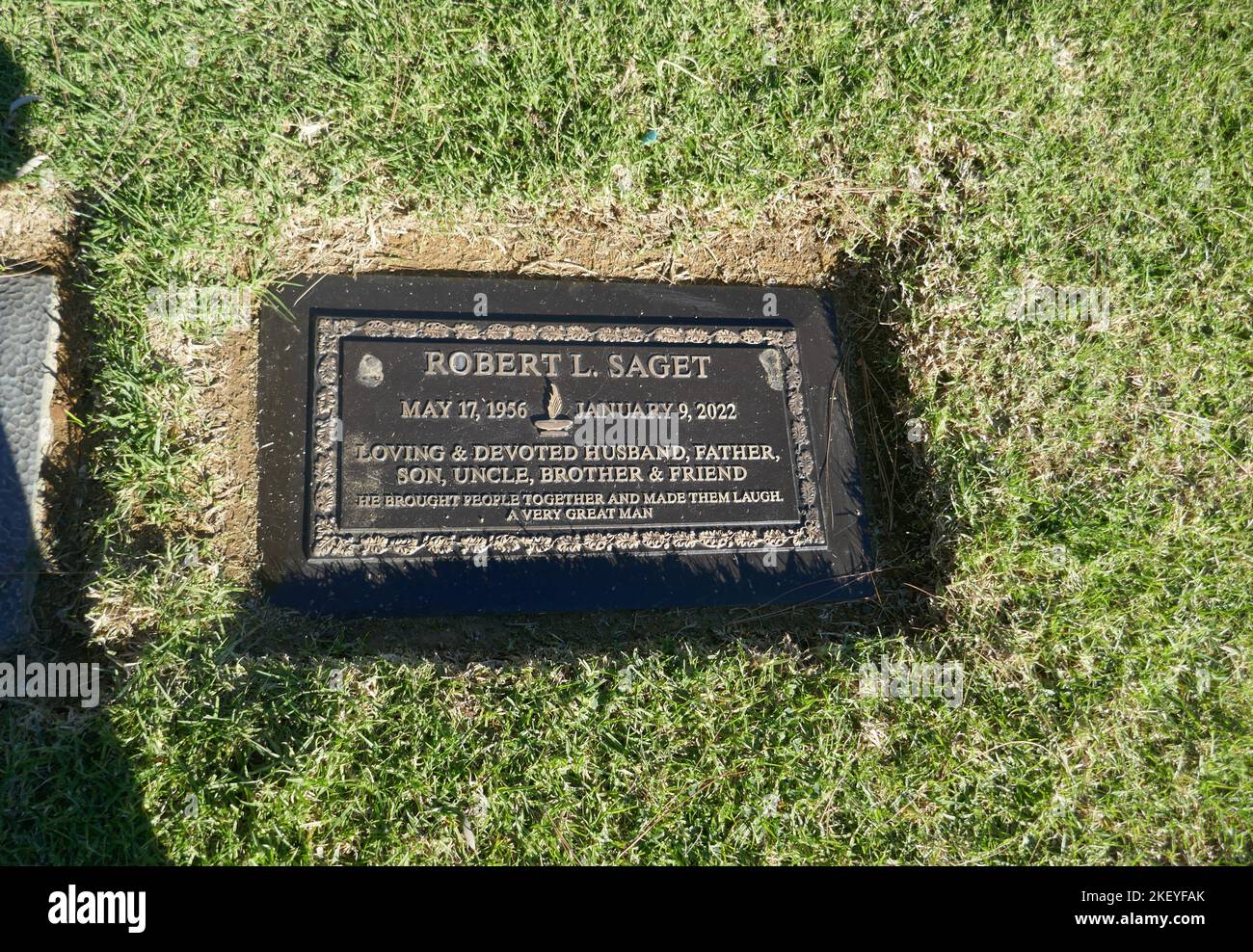 Los Angeles, California, USA 10th November 2022 Comedian Bob Saget's Grave at Mount Sinai ...