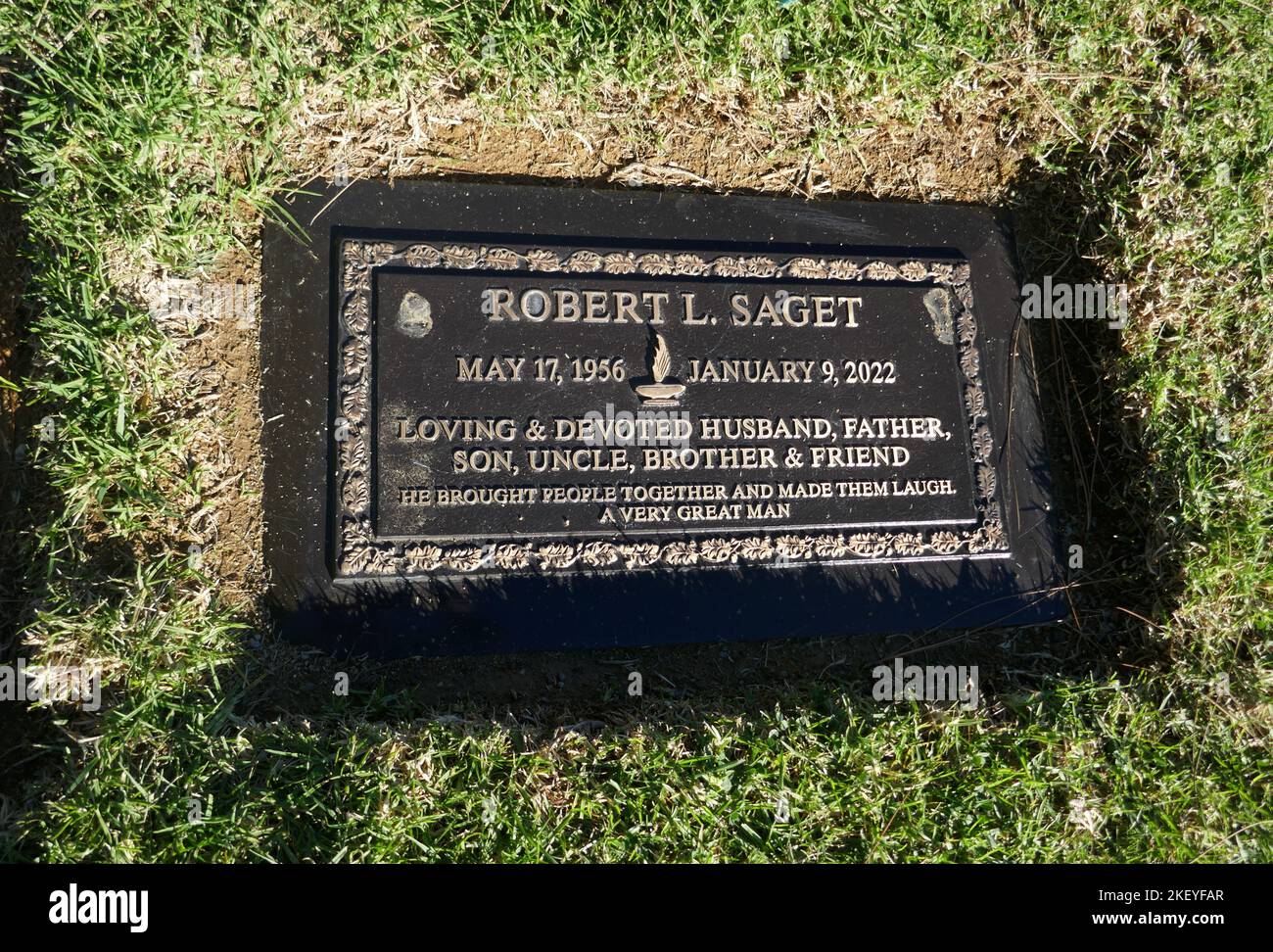 Los Angeles, California, USA 10th November 2022 Comedian Bob Saget's Grave at Mount Sinai ...