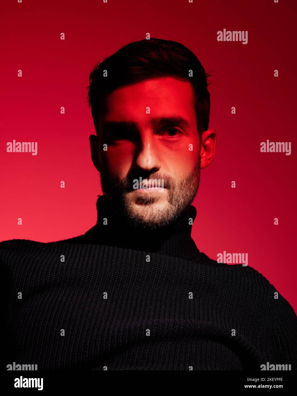 Portrait headshot guy hi-res stock photography and images - Alamy