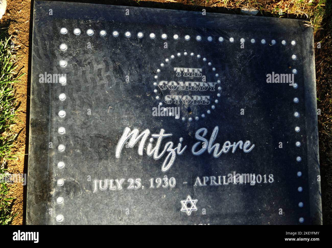 Los Angeles, California, USA 10th November 2022 Mitzi Shore's Grave in ...