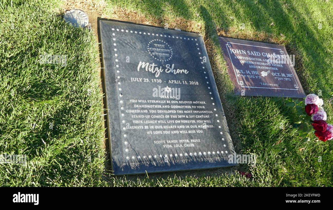 Los Angeles, California, USA 10th November 2022 Mitzi Shore's Grave in ...