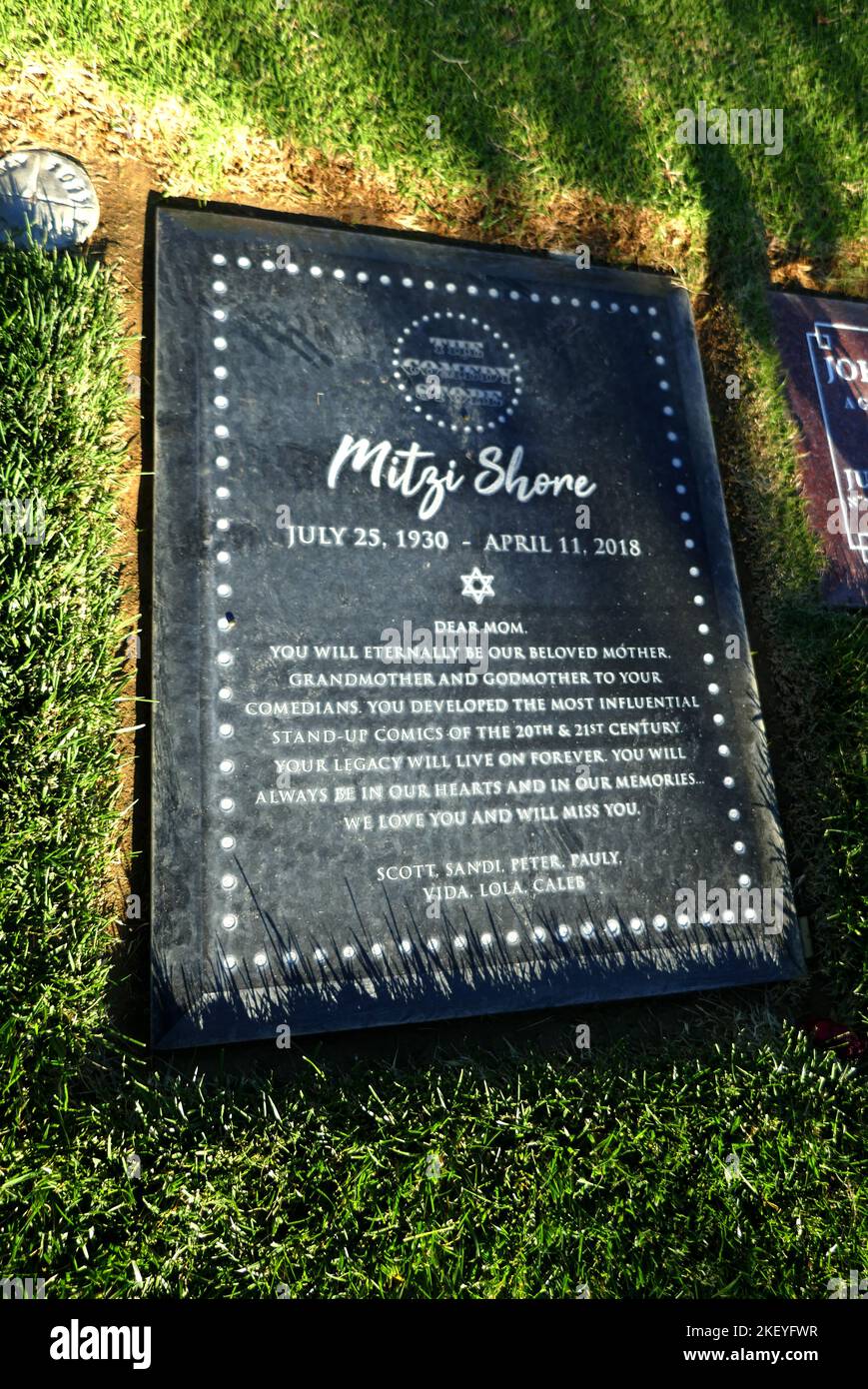 Los Angeles, California, USA 10th November 2022 Mitzi Shore's Grave in ...