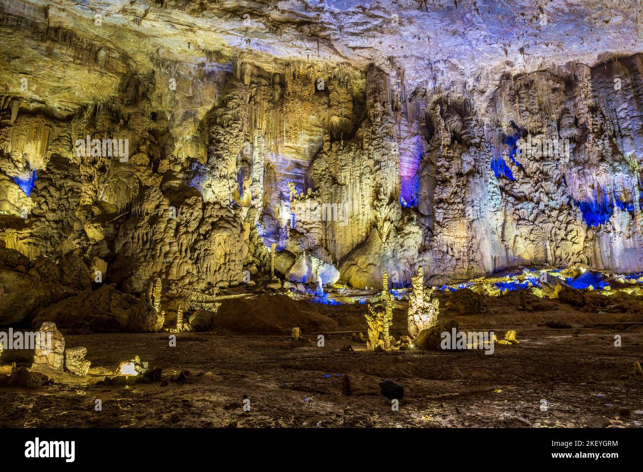 The most beautiful karst cave in China—Zhijin cave in Bijie City ...