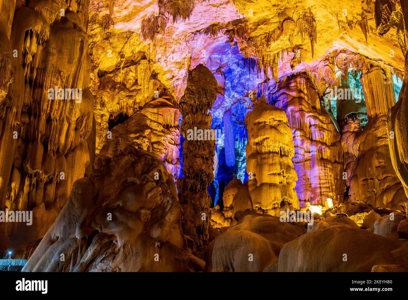 The most beautiful karst cave in China—Zhijin cave in Bijie City ...
