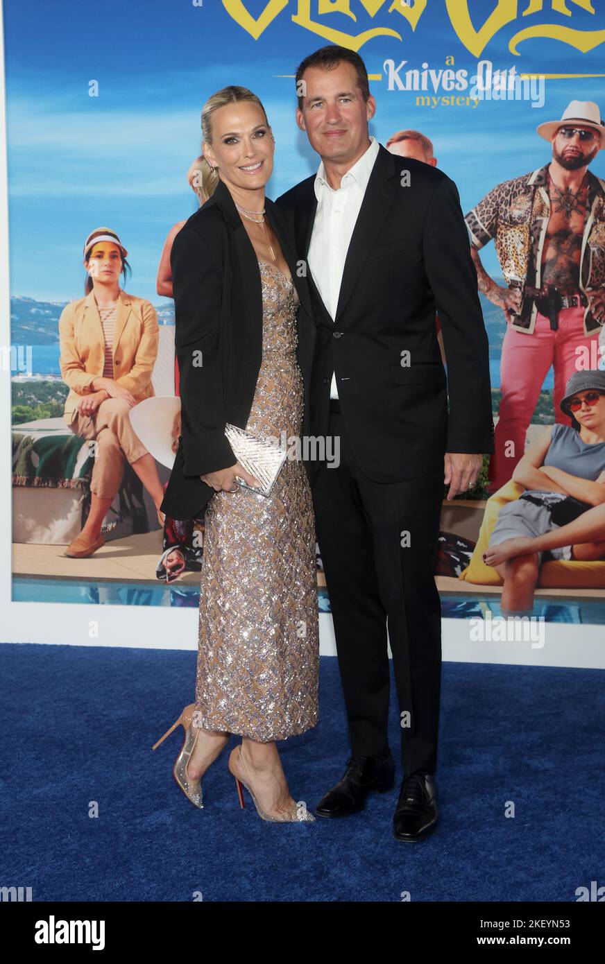 Los Angeles, California - 14 November 2022 - Molly Sims and Scott ...