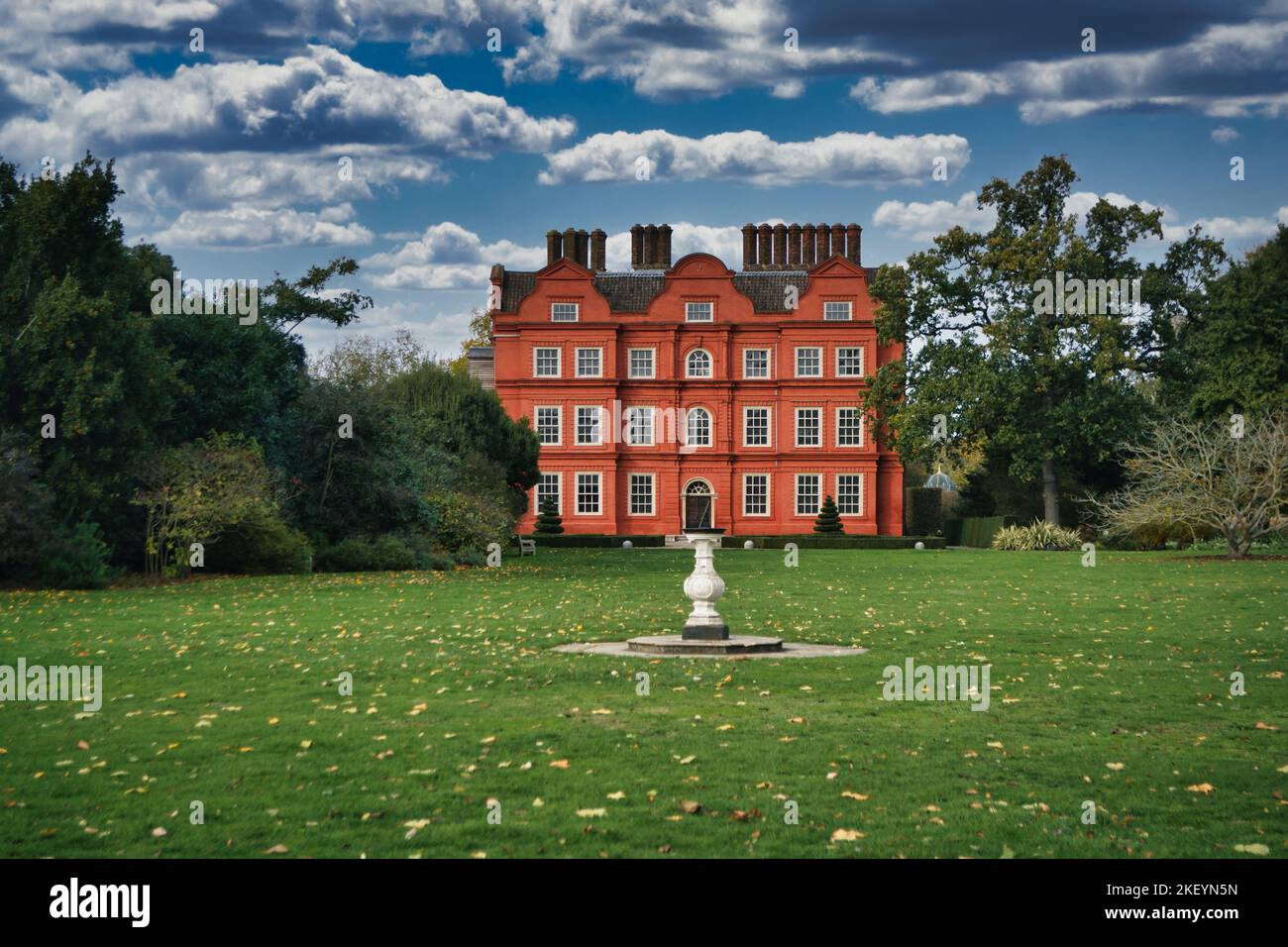 Old kew palace hi-res stock photography and images - Alamy