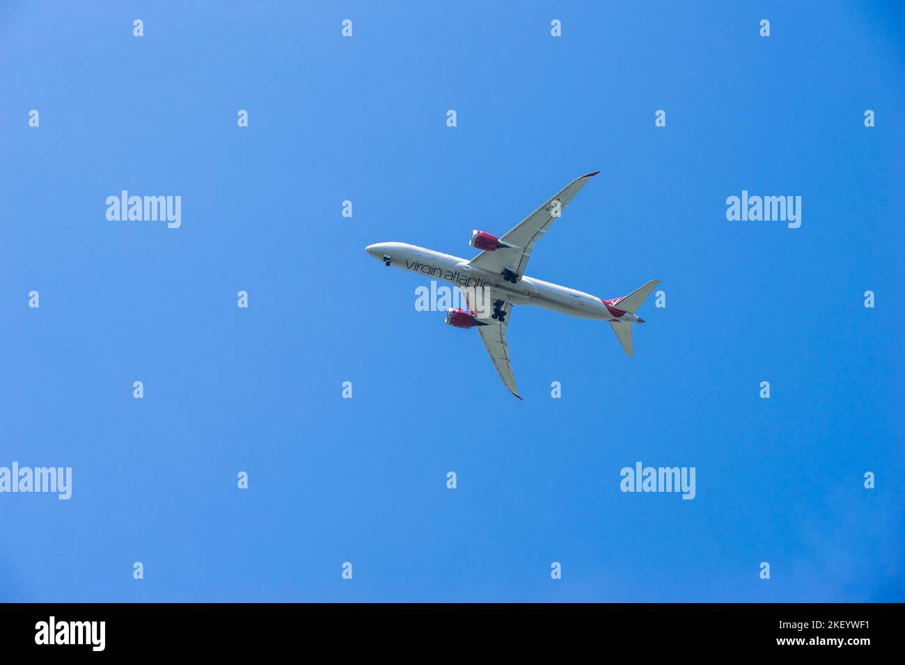 Virgin atlantic aircraft hi-res stock photography and images - Alamy