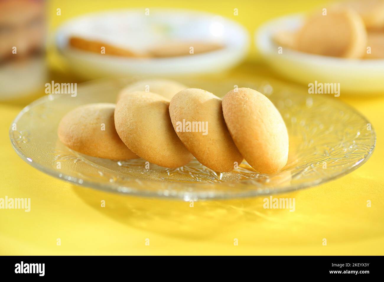 Plain cookies hi-res stock photography and images - Alamy Plain cookies hi-res stock photography and images - Alamy