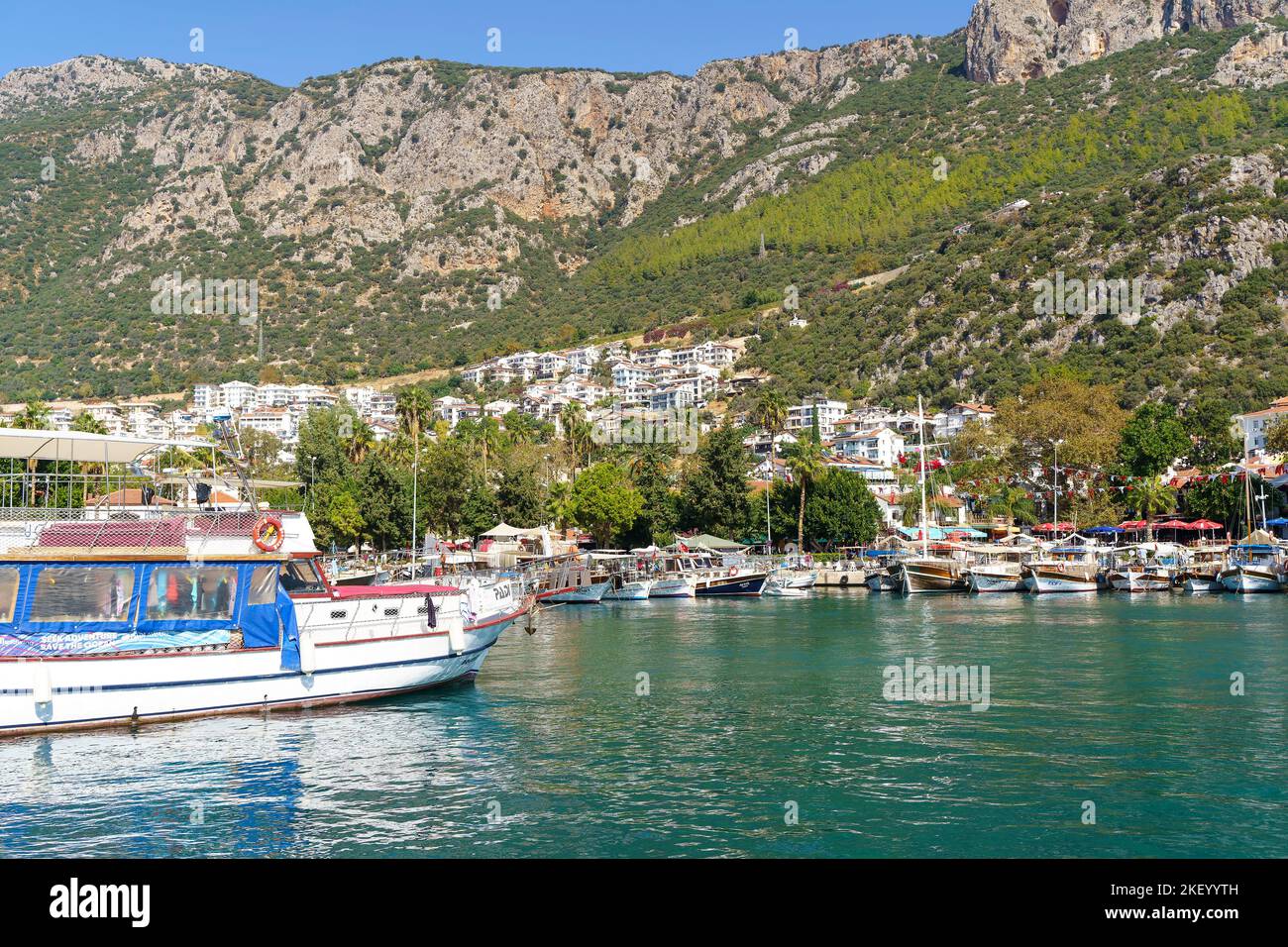 Kas, Turkey - November 14, 2022: Sea promenade of the Turkish tourist ...