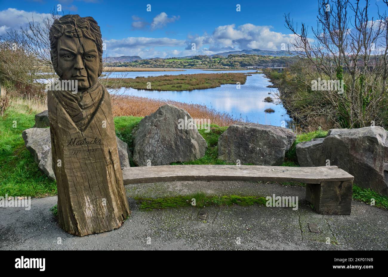 William Madocks Sculpture near The Cob, Porthmadog, Gwynedd, Snowdonia ...