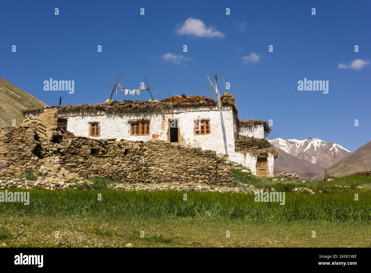 Zanskar house hi-res stock photography and images - Alamy