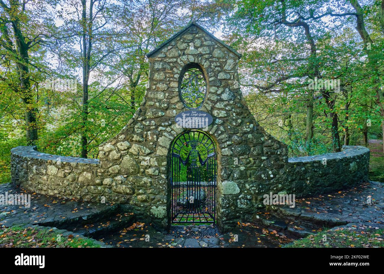 David Lloyd George grave memorial at Llanystumdwy, near Criccieth ...
