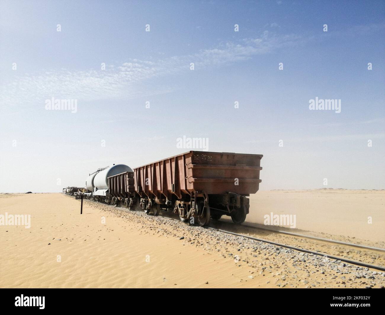 Mauritania train hi-res stock photography and images - Alamy