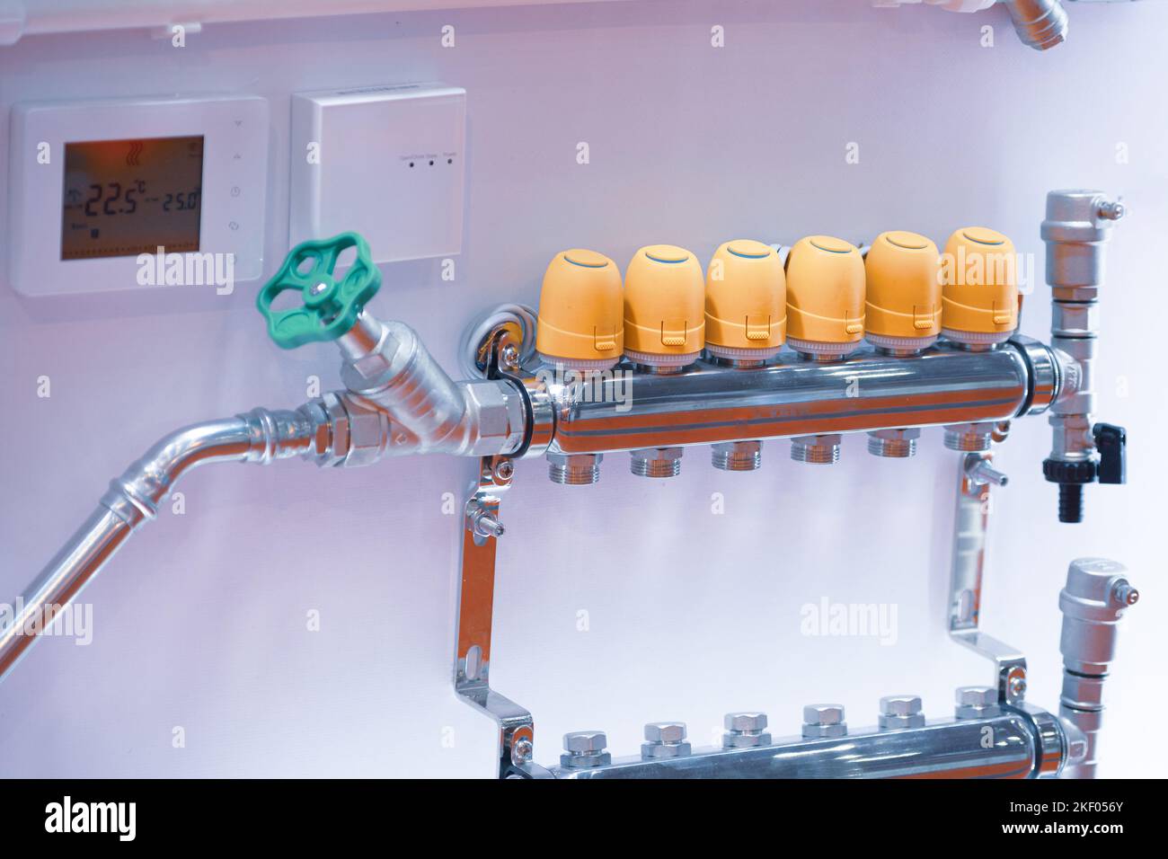 Manifold group for the distribution of the heating medium of the valves ...