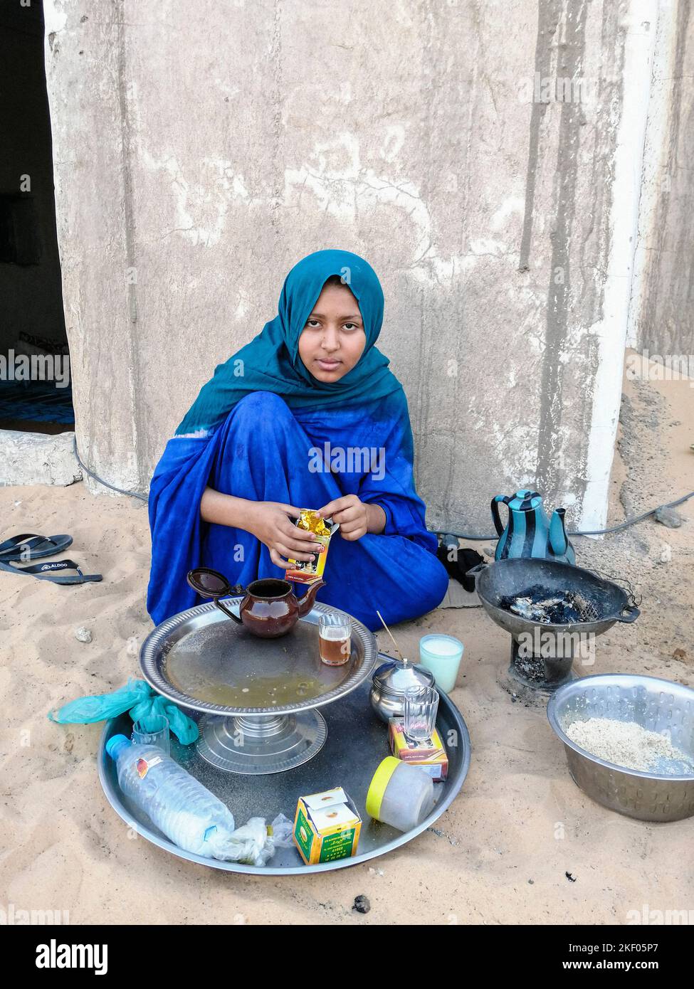Mauritania, Ben Amira, daily life, woman Stock Photo - Alamy