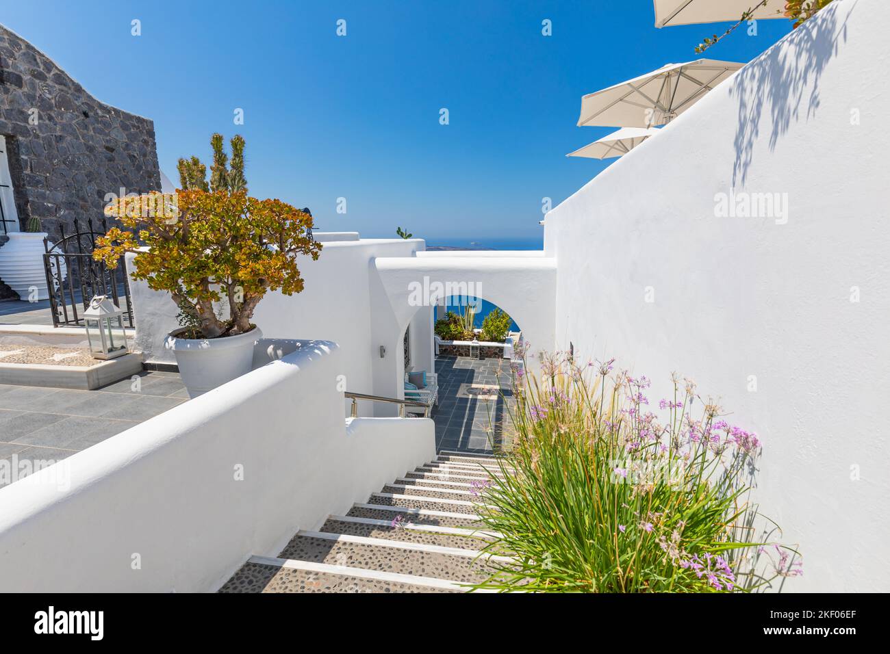Santorini staircases hi-res stock photography and images - Alamy