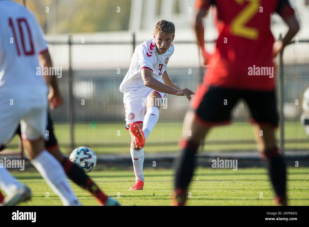 Goal shoots football hi-res stock photography and images - Alamy