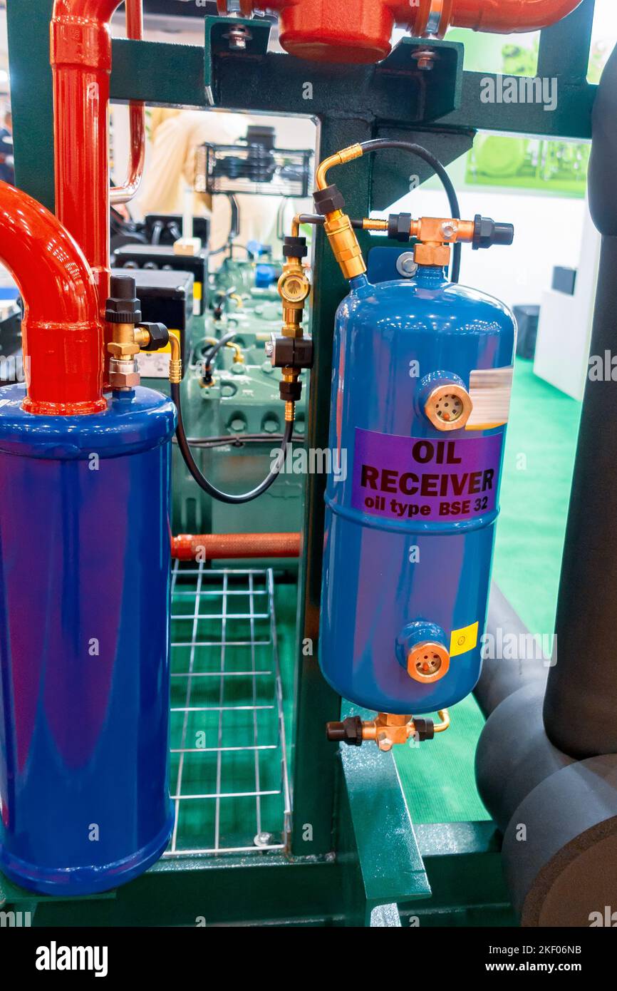 Central refrigeration machines based on reciprocating and scroll ...