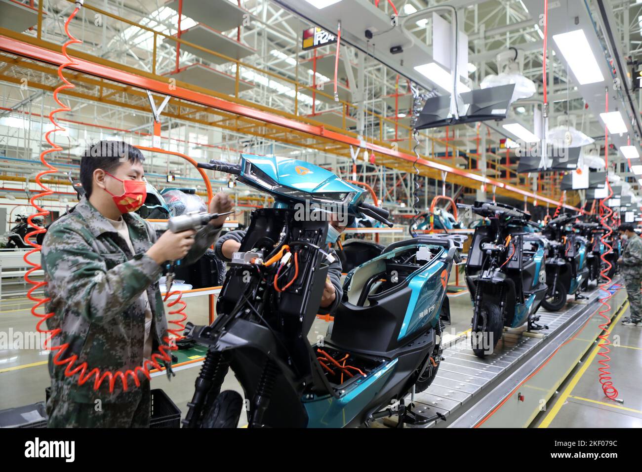 Motorcycle production line hi-res stock photography and images - Alamy