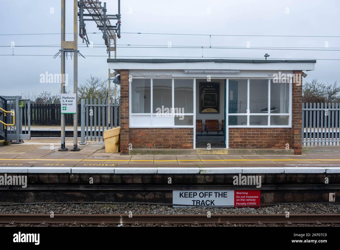 Keep off the railway hi-res stock photography and images - Alamy
