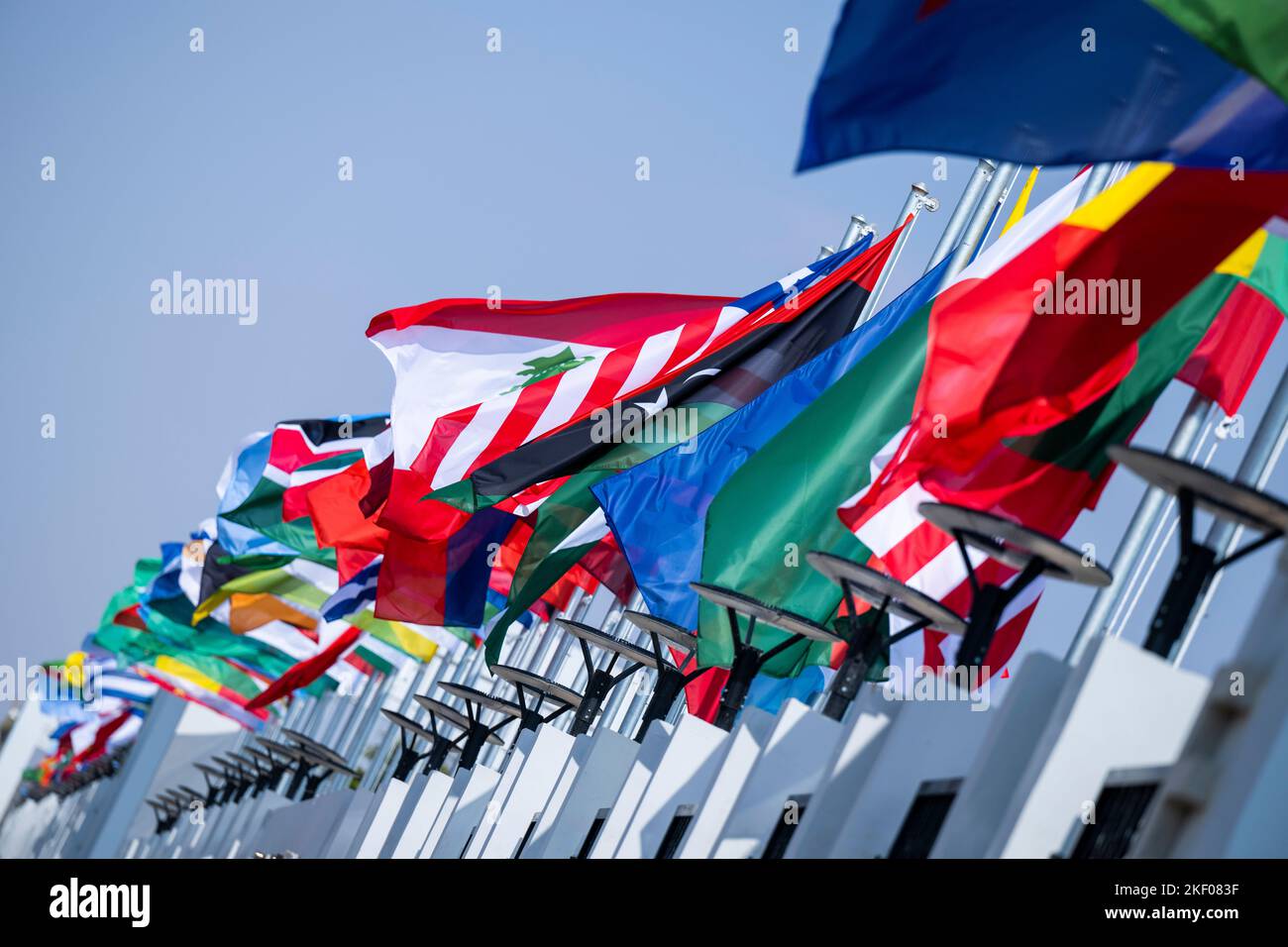 Un climate summit flags hi-res stock photography and images - Alamy