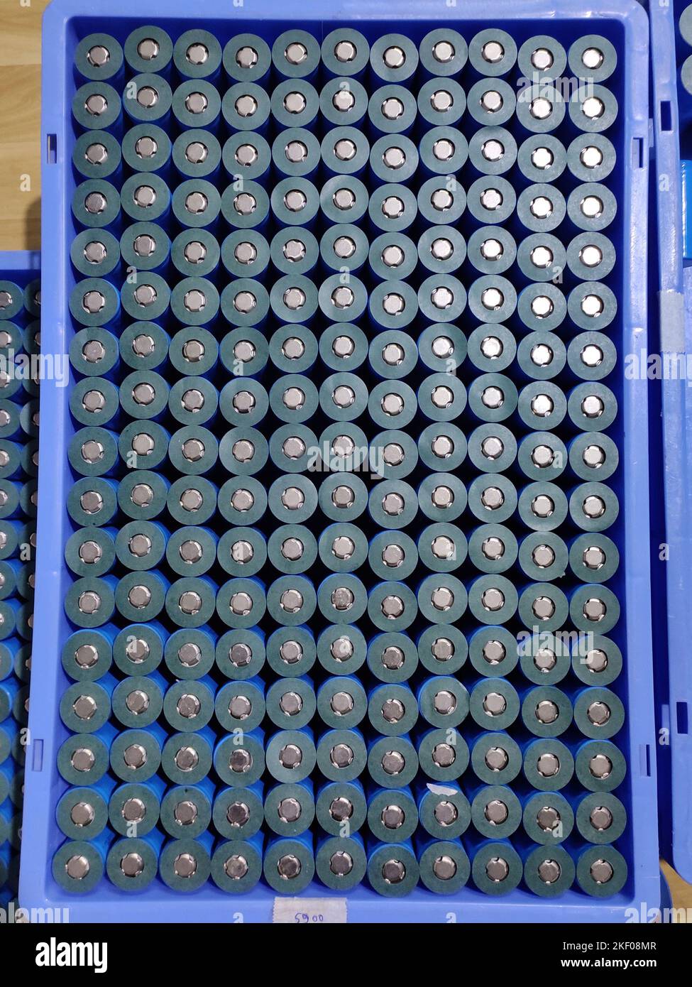 Cylindrical battery pack cell hi-res stock photography and images - Alamy