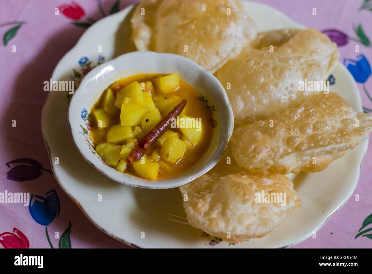 Indian luchi bengali luchi hi-res stock photography and images - Alamy