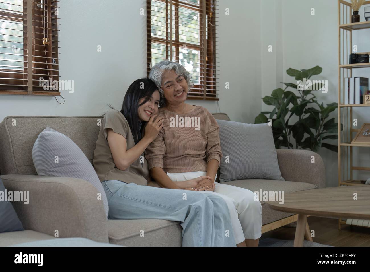 Mature mum hi-res stock photography and images - Alamy