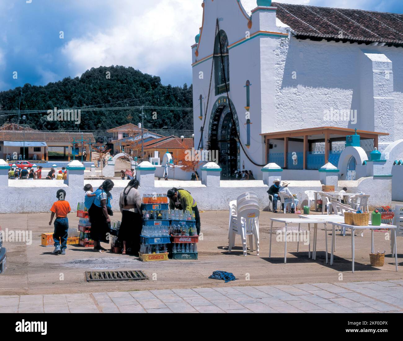 San juan chamulas church hi-res stock photography and images - Alamy